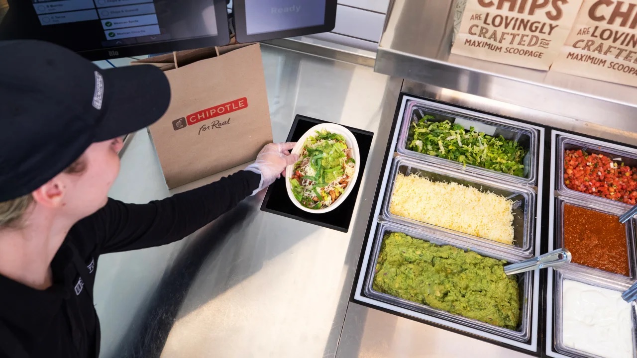 Chipotle Tests Automation for Burrito Bowls and Salads - Omni Talk